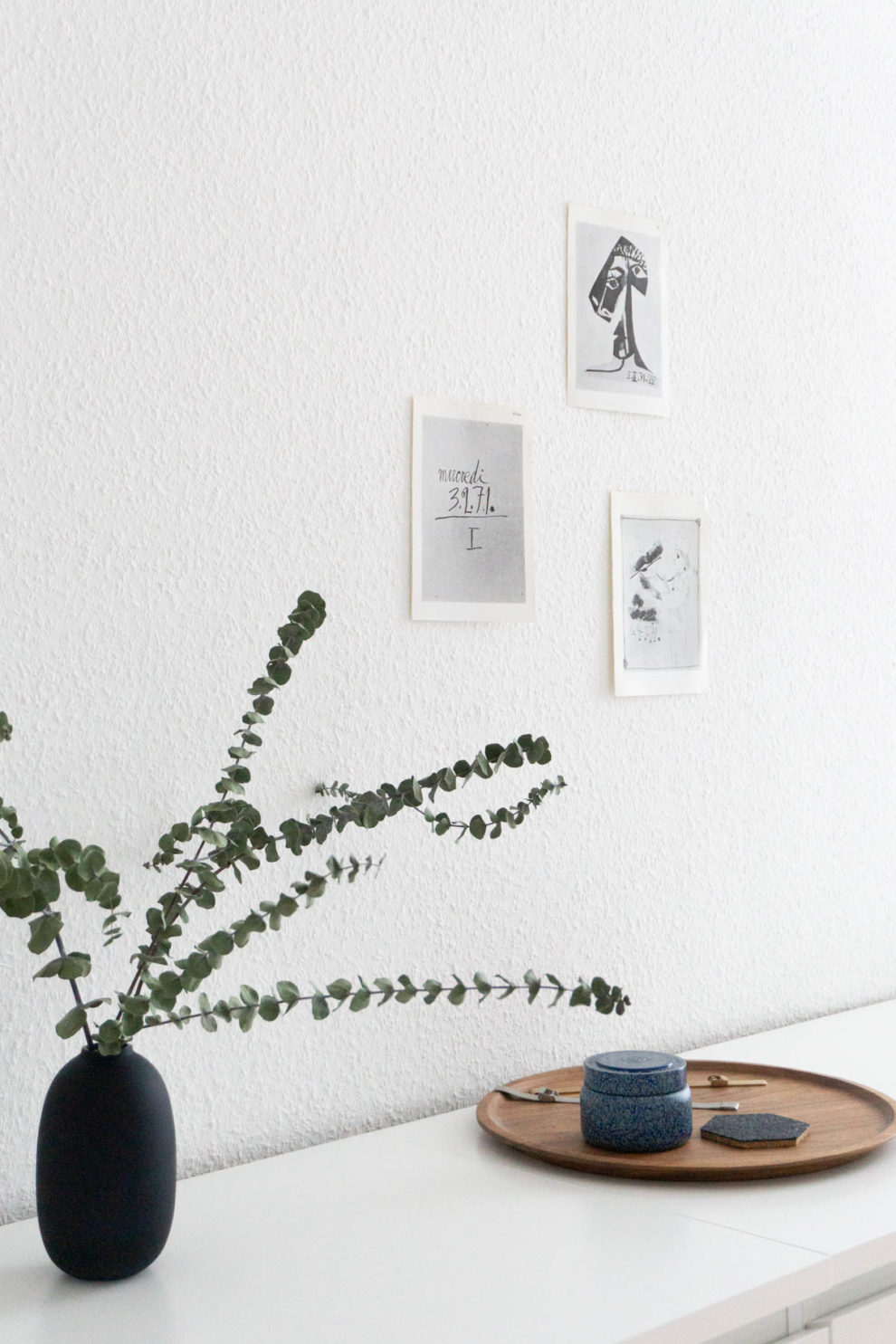 Vintage Bedding & Menu Yeh Wall Table — RG Daily