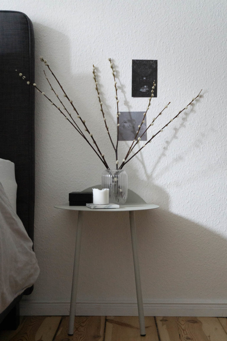 Vintage Bedding & Menu Yeh Wall Table — RG Daily